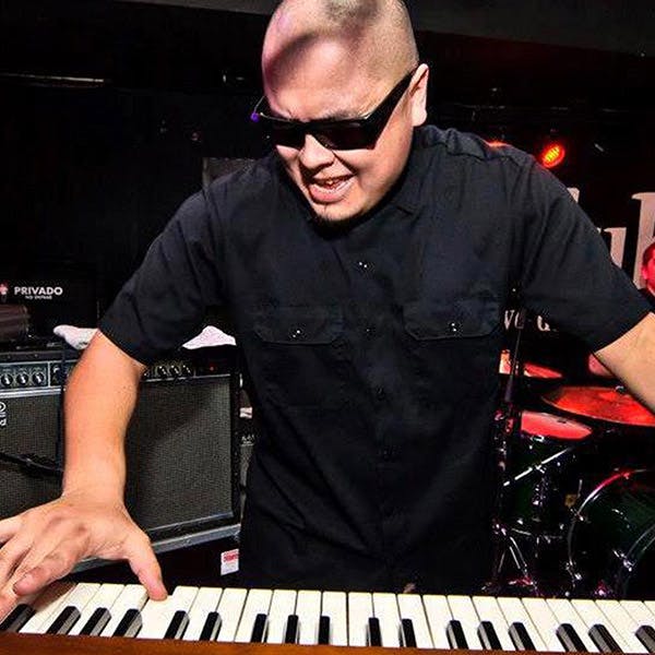 Roger Rivas - Songs & Albums | Artlist